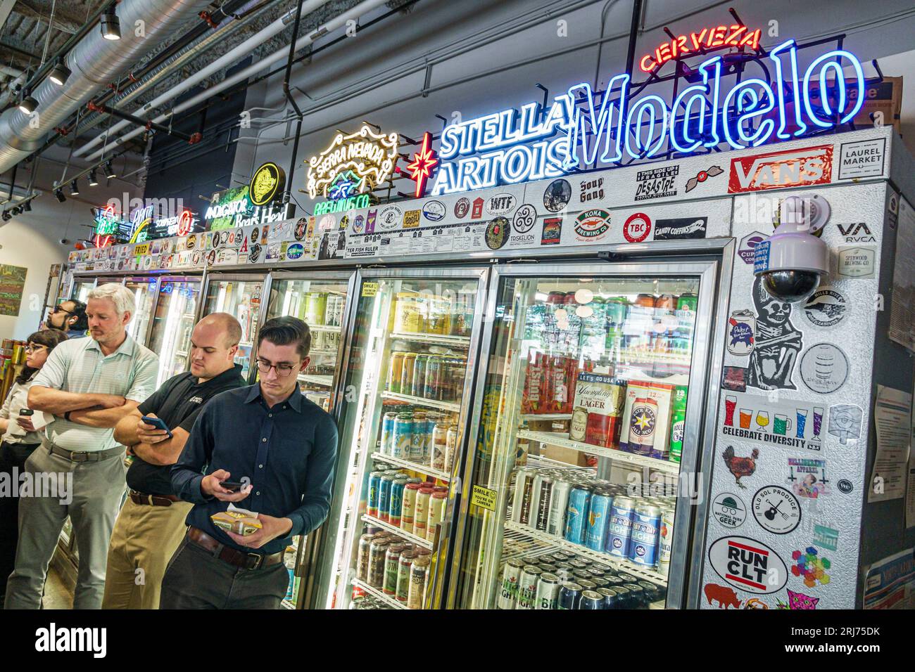 Convenience store interior counter hi-res stock photography and images ...