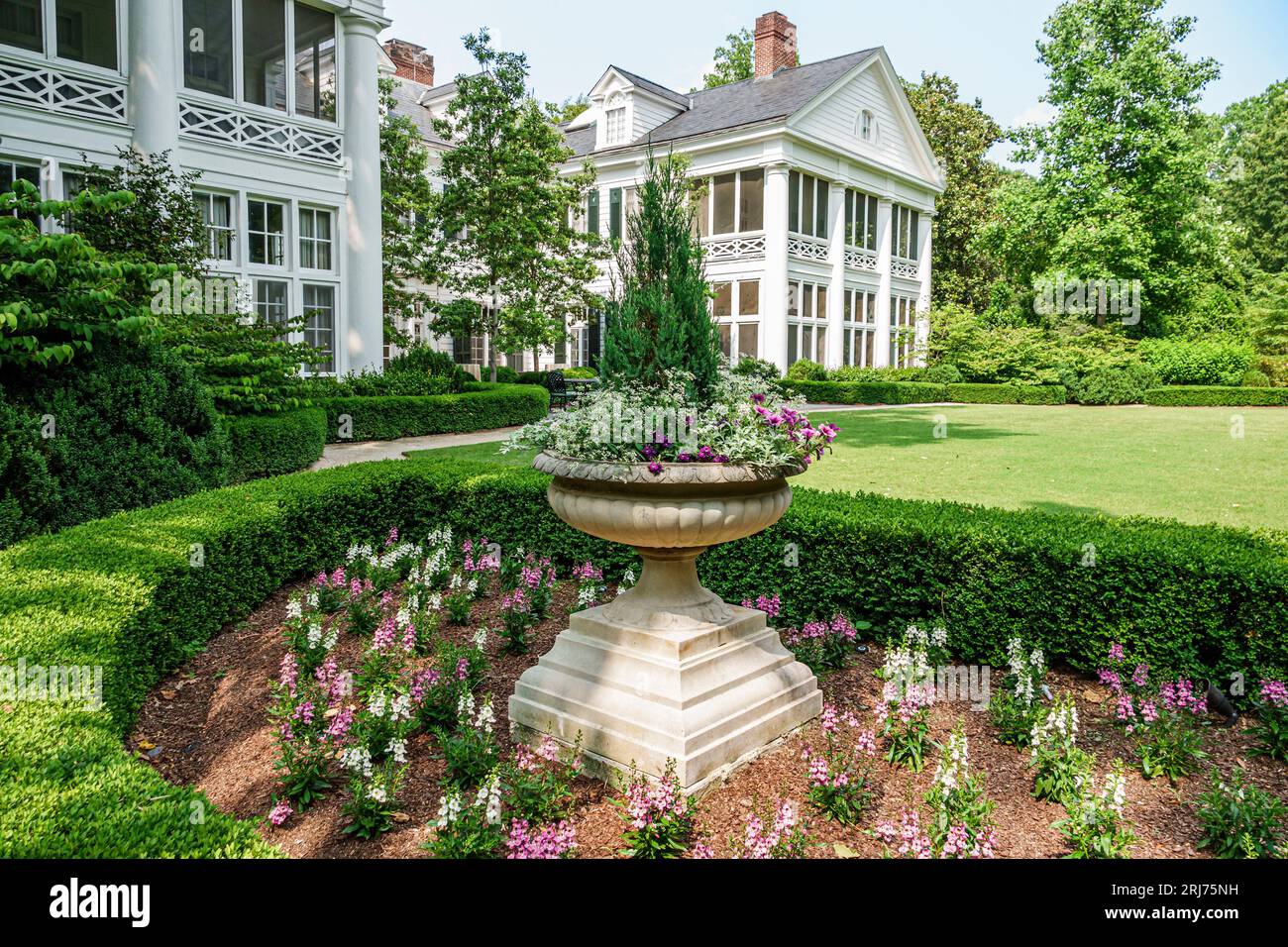 Grounds flower garden landscaping hedges hi-res stock photography and ...