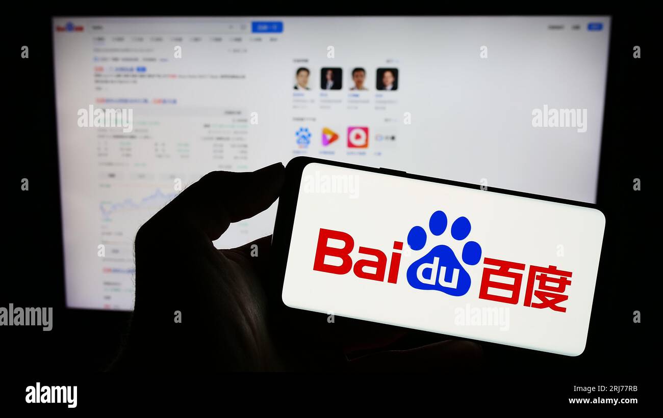Baidu logo on a phone hi-res stock photography and images - Alamy