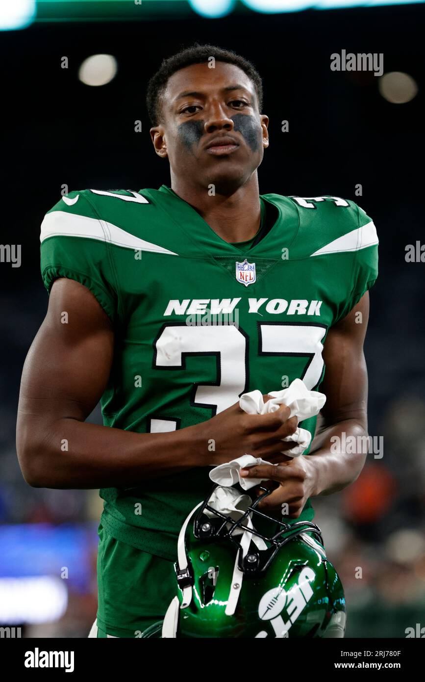 New York Jets cornerback Bryce Hall (37) in action against the Tampa ...