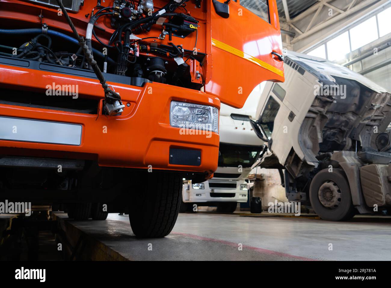 Car service hi-res stock photography and images - Alamy