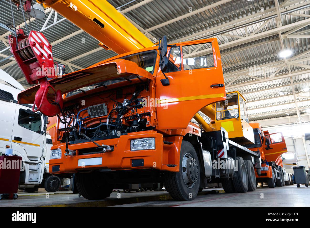 Car service hi-res stock photography and images - Alamy