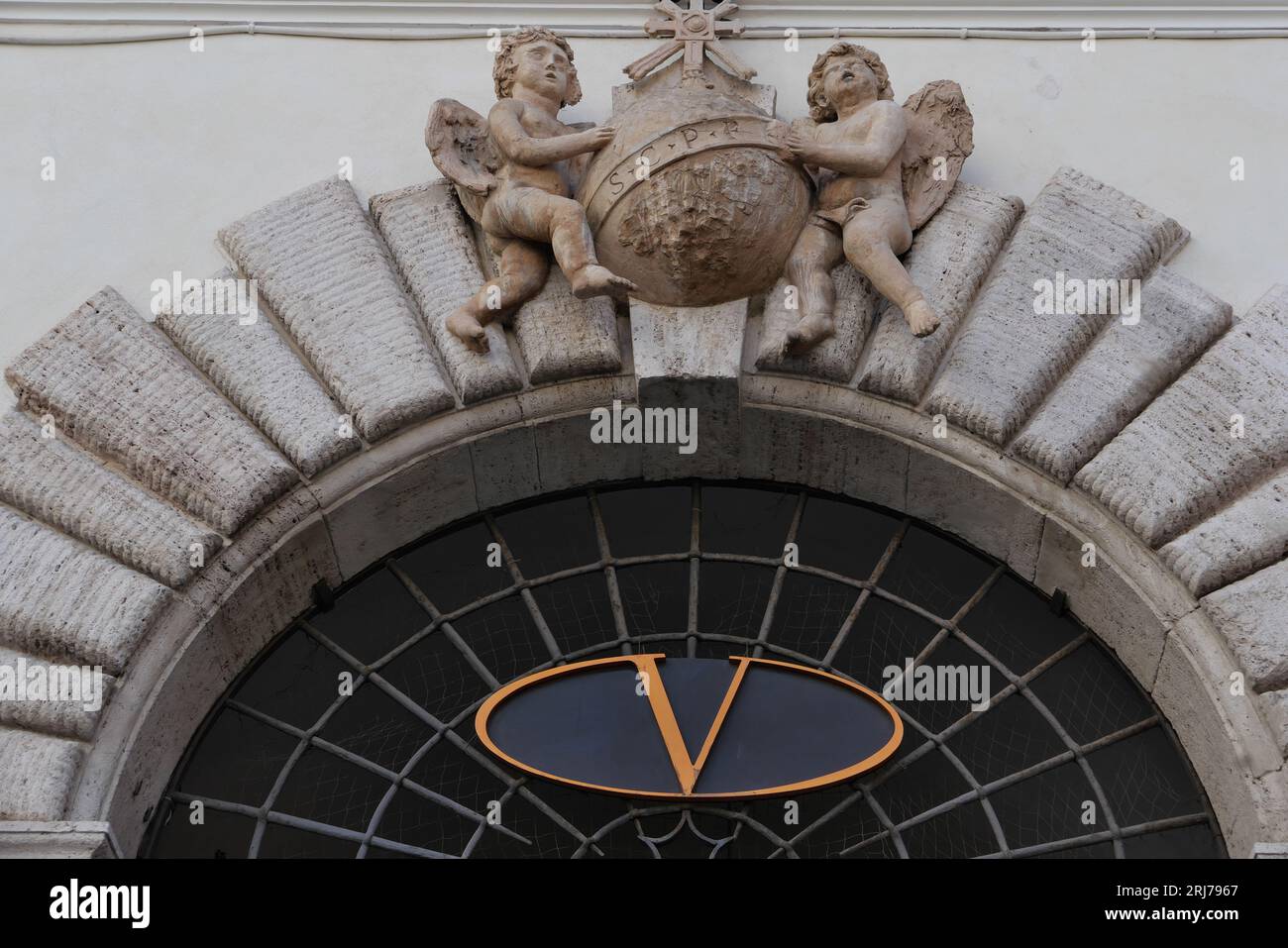 Valentino fashion icon hi-res stock photography and images - Alamy