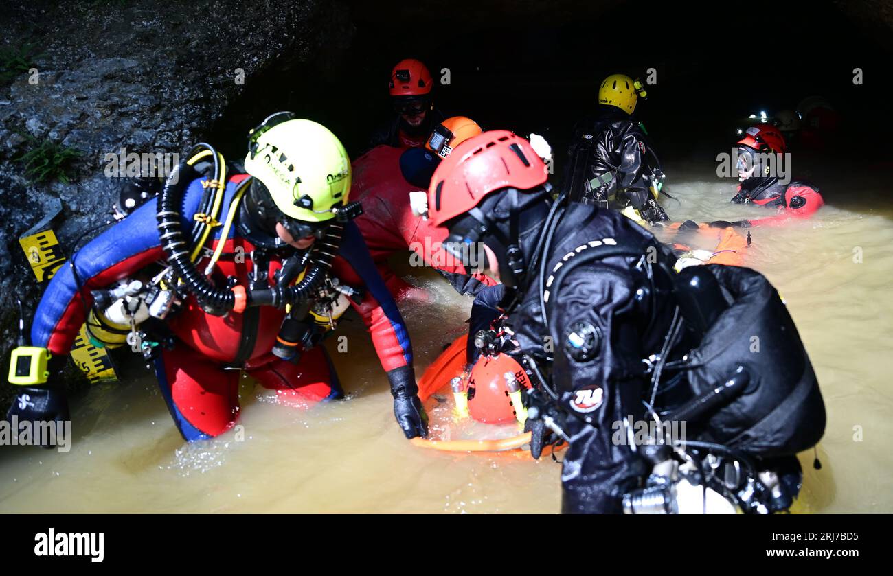 Hayingen, Germany. 21st Aug, 2023. A cave rescue team from Malteser ...