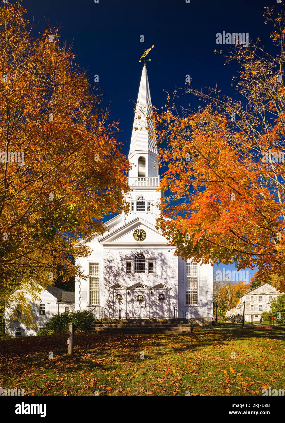 Litchfield church connecticut new england hi-res stock photography and ...