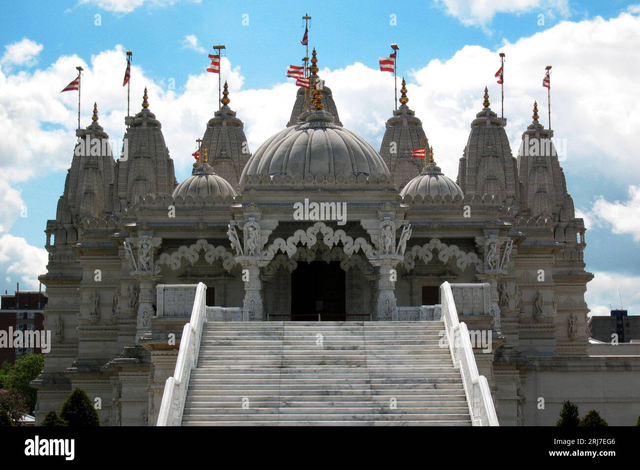 BAPS Shri Swaminarayan Mandir (also commonly known as the Neasden ...