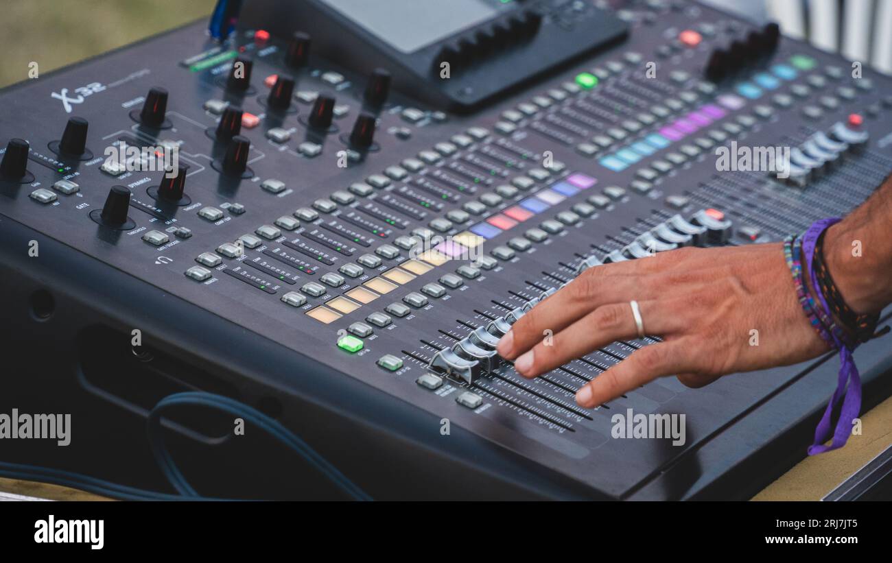 Mixer equalizer hi-res stock photography and images - Alamy