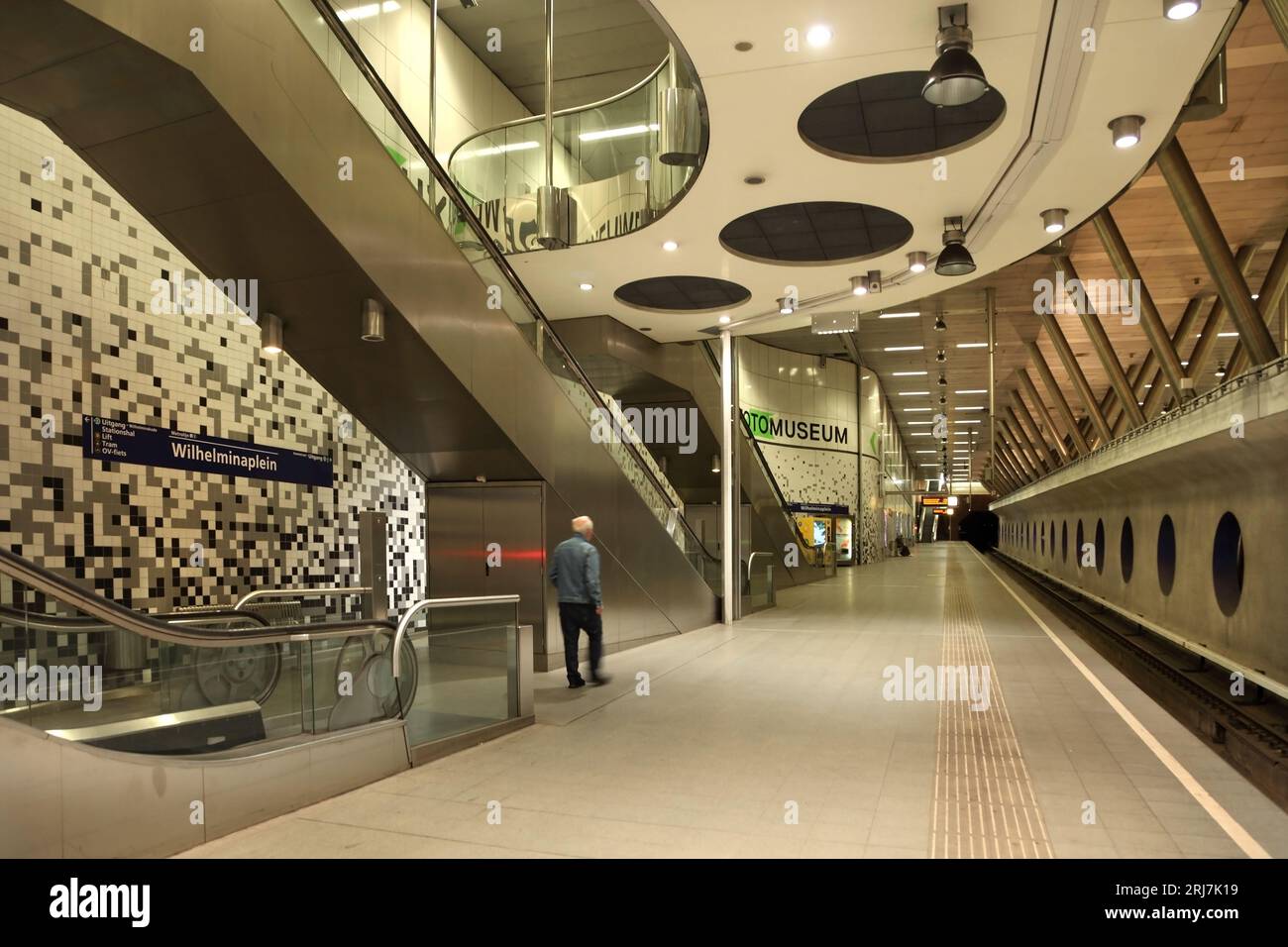 Rotterdam subway hi-res stock photography and images - Alamy