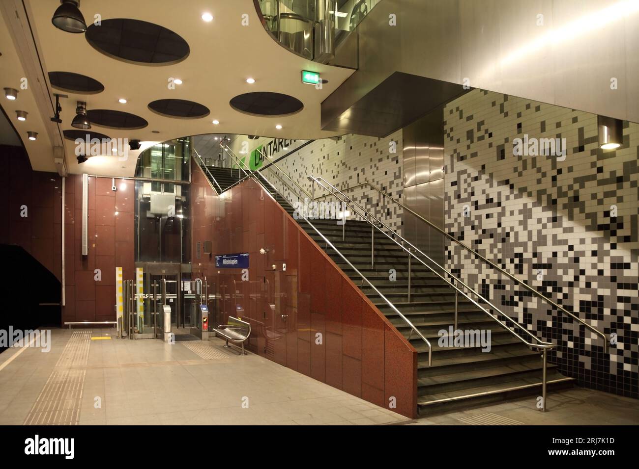 Netherlands ret subway train at subway hi-res stock photography and ...