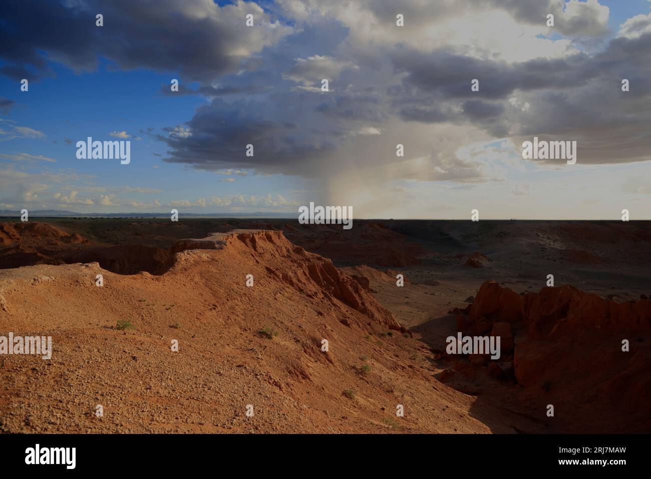 The rock formations of Bayanzag flaming cliff at sunset, Mongolia Stock ...