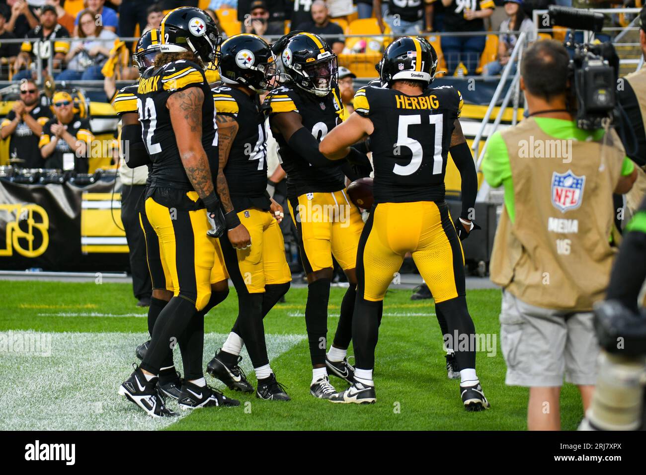 Pittsburgh steelers celebrate hi-res stock photography and images - Alamy