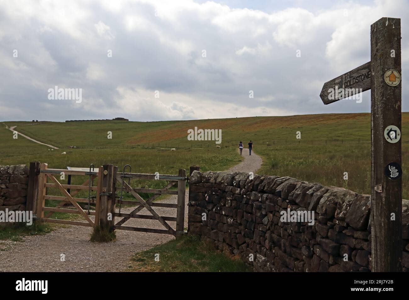 Wooden signpost showing direction of Coldstone Cut Quarry, Pateley ...