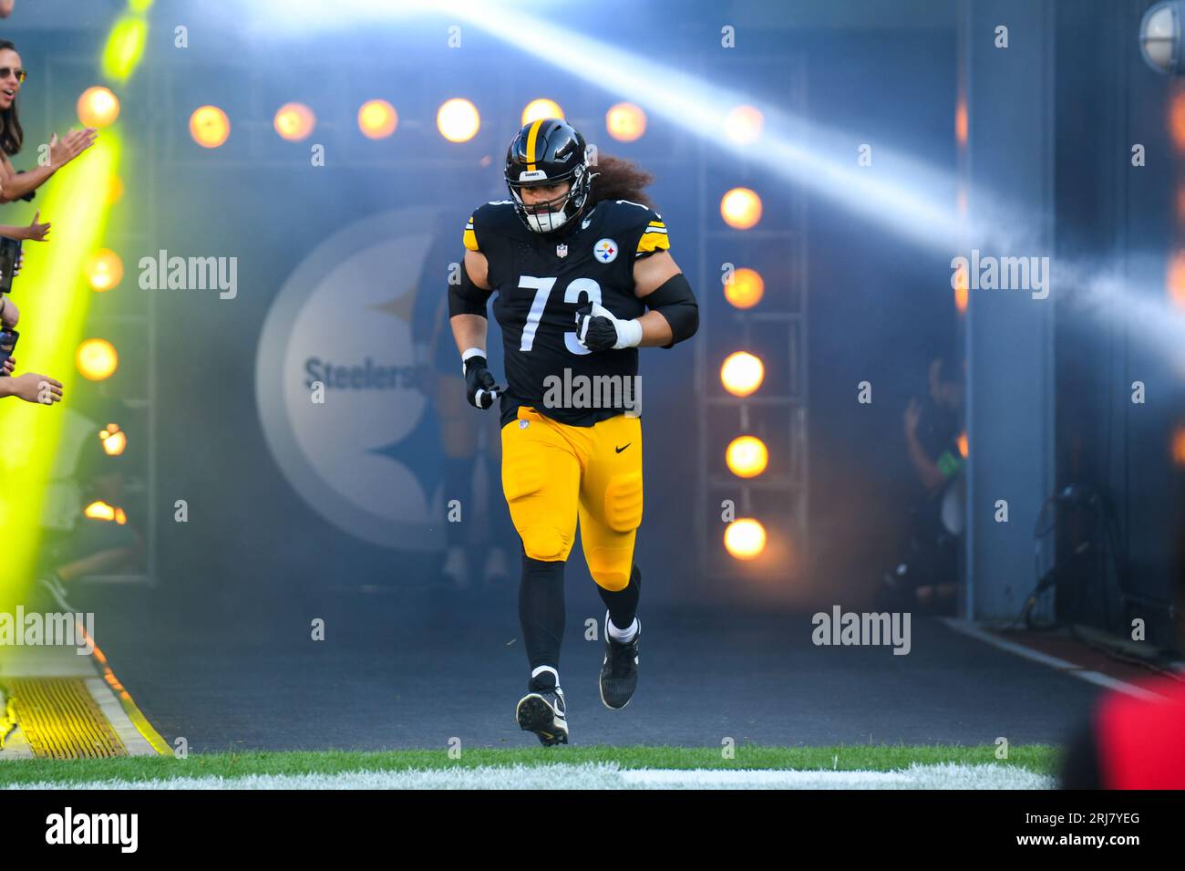 Isaac seumalo steelers hi-res stock photography and images - Alamy