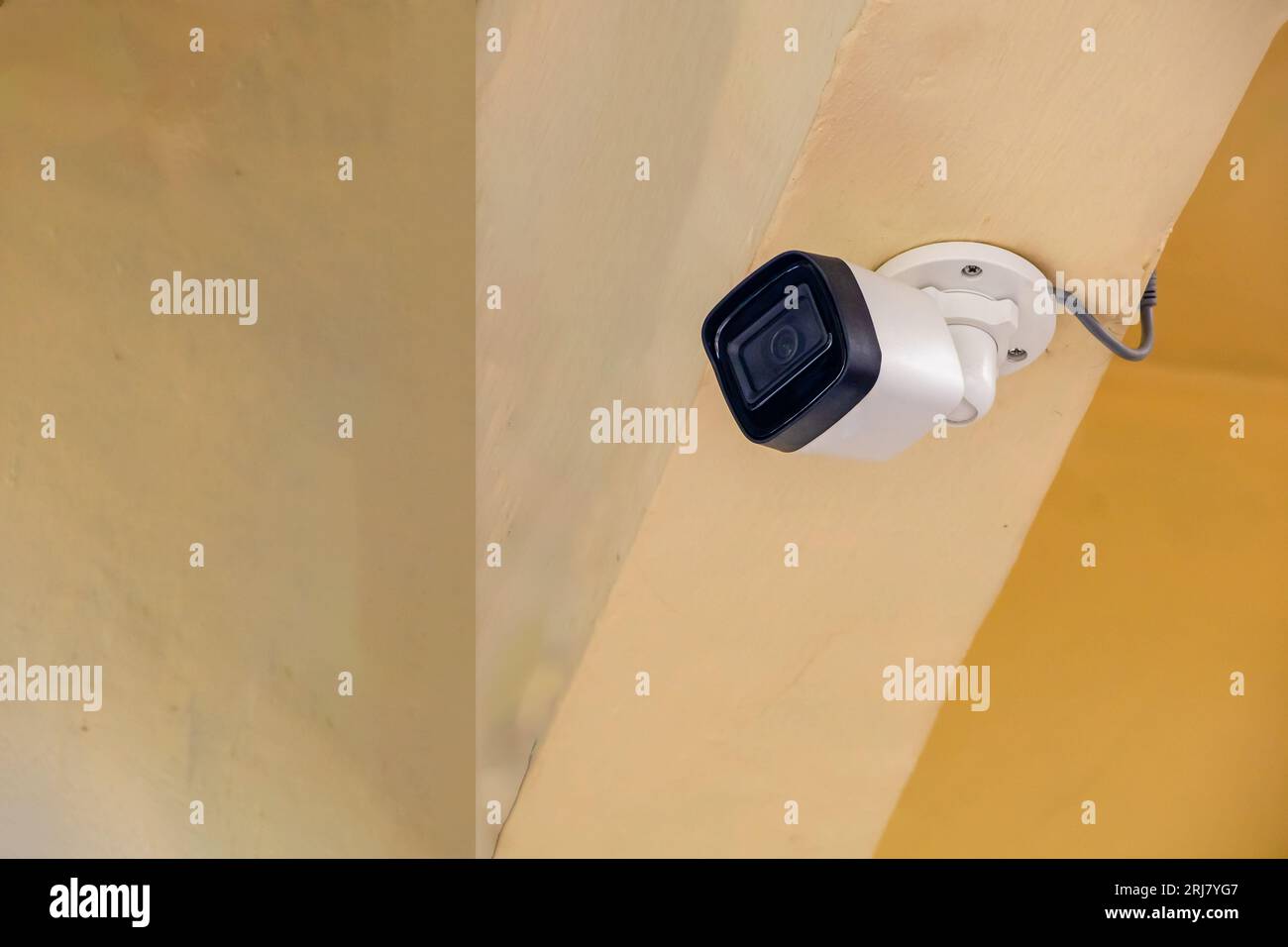 Houses with alarm systems hi-res stock photography and images - Alamy