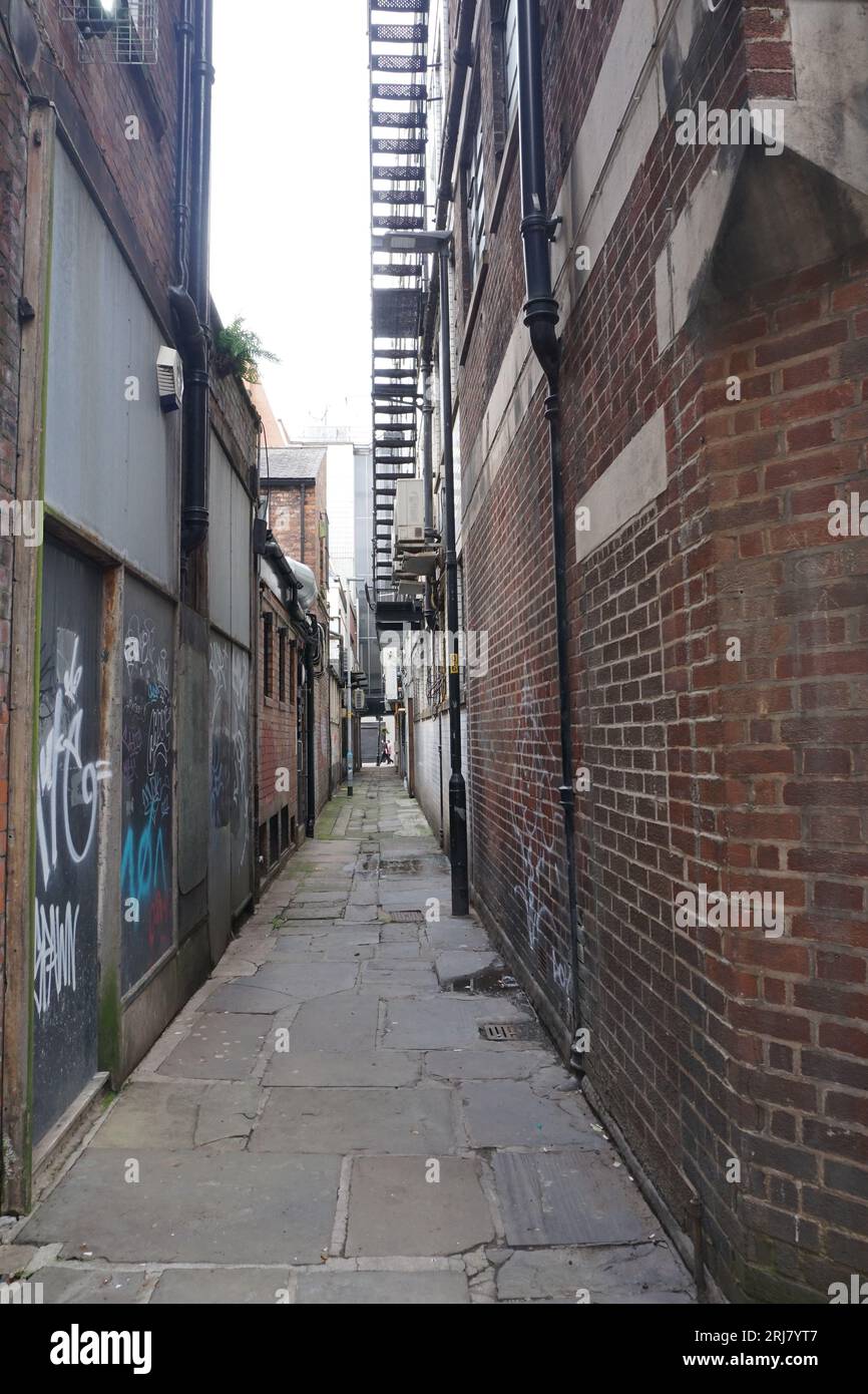 Back street in Manchester Stock Photo - Alamy