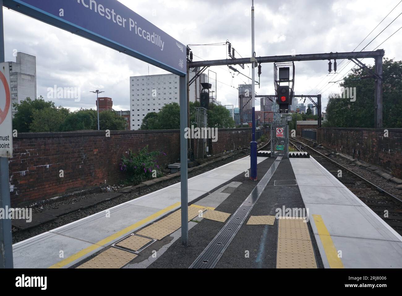 View from platform at Piccadilly Train Station, Manchester Stock Photo ...