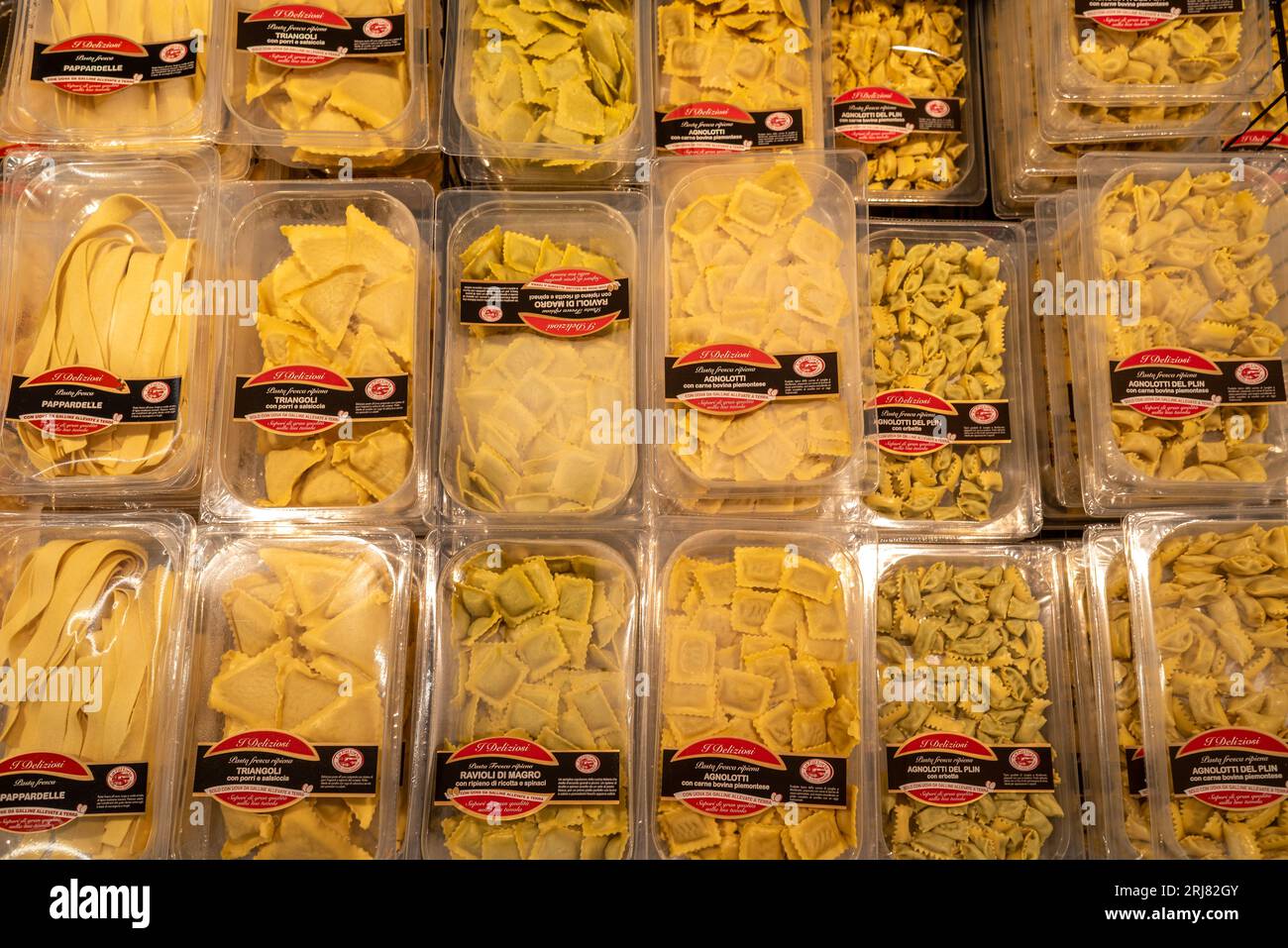 Pasta in plastic packaging hi-res stock photography and images - Alamy