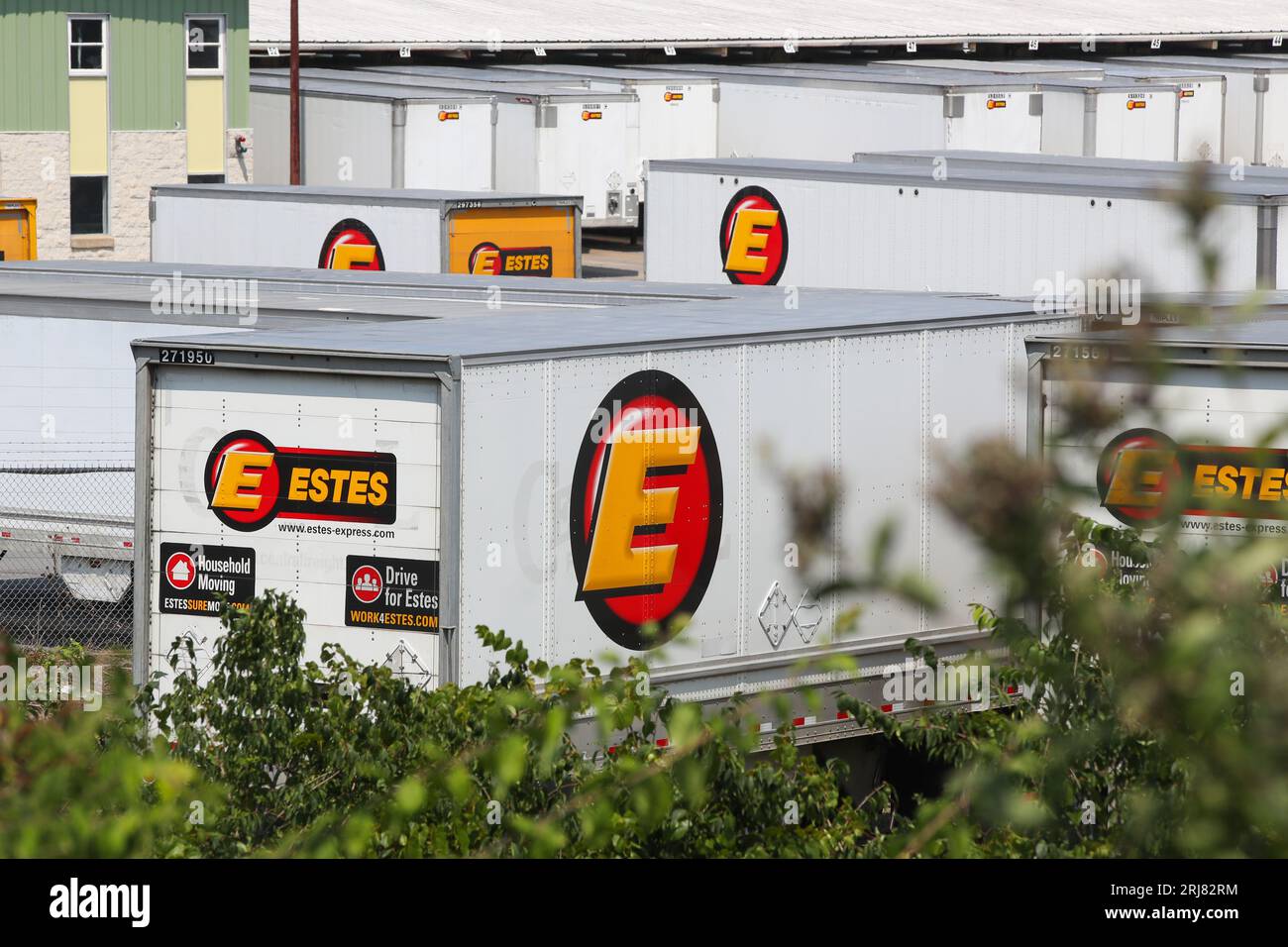 Estes express lines logo hi-res stock photography and images - Alamy