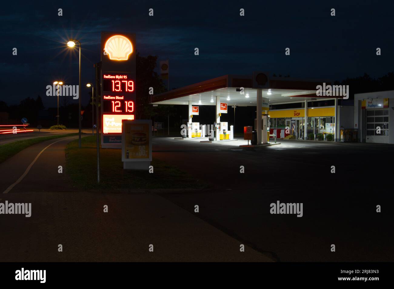 Car_light hi-res stock photography and images - Alamy