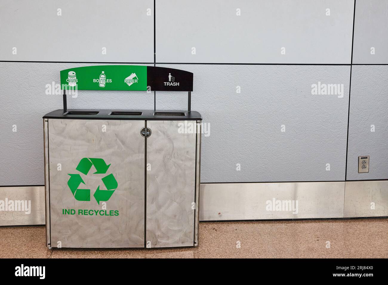 Indy recycles hi-res stock photography and images - Alamy