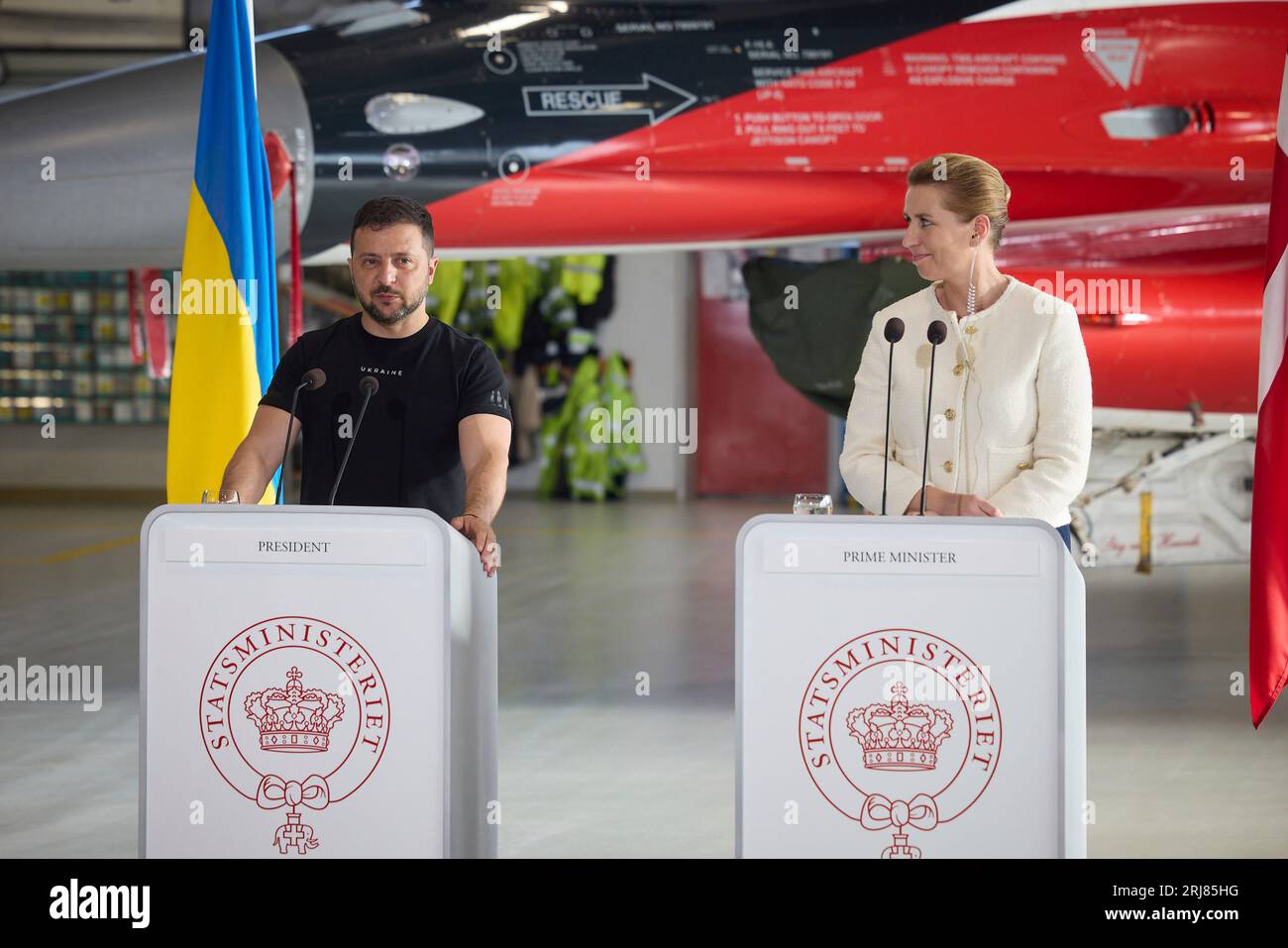 Two danish jet fighters hi-res stock photography and images - Alamy