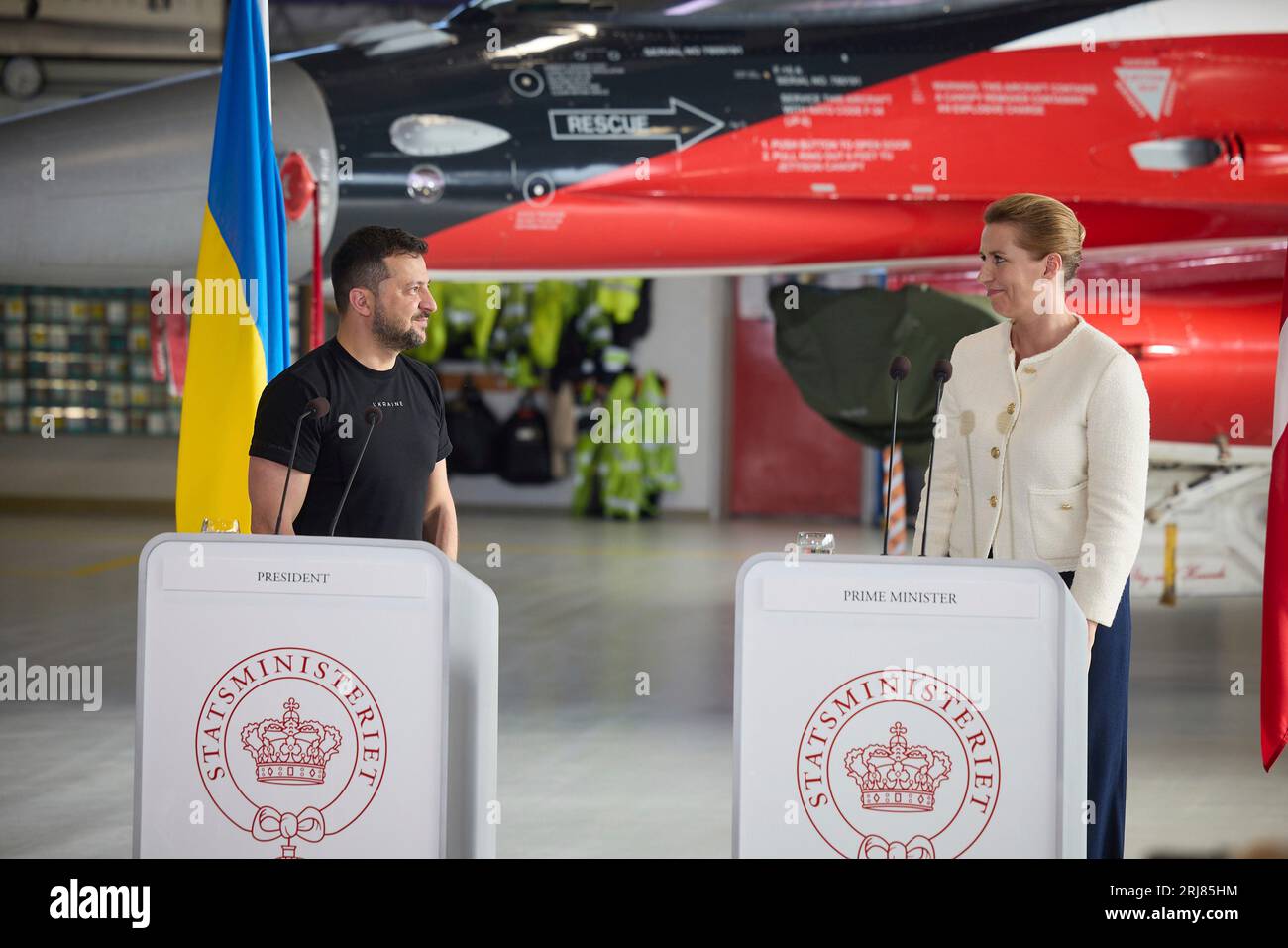 Two danish jet fighters hi-res stock photography and images - Alamy