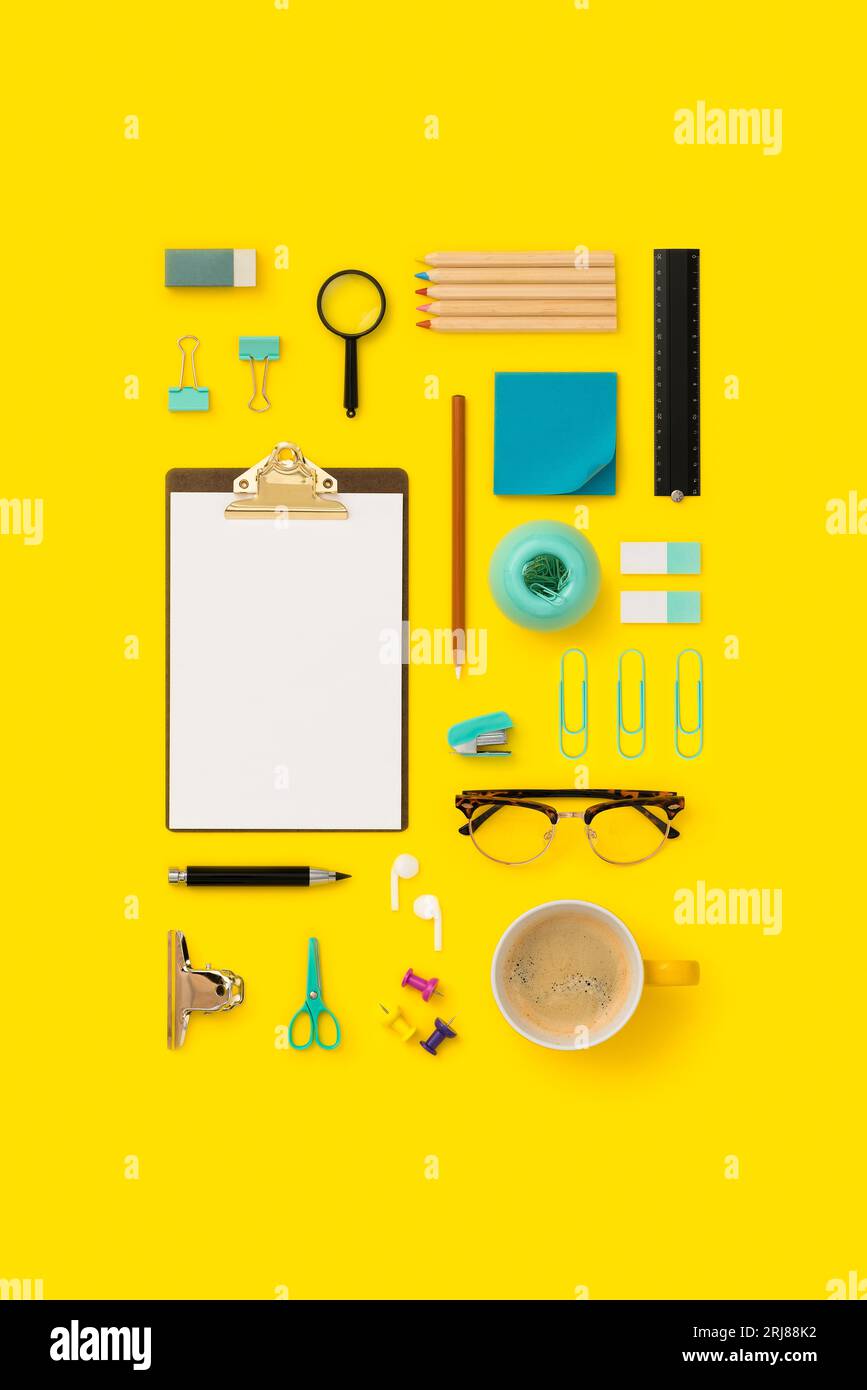 Things on my desk, stationary flat lay. Back to school flat lay on ...