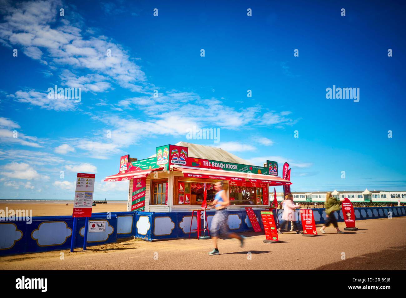 Beach kiosk in summer on St Annes promenade Stock Photo - Alamy