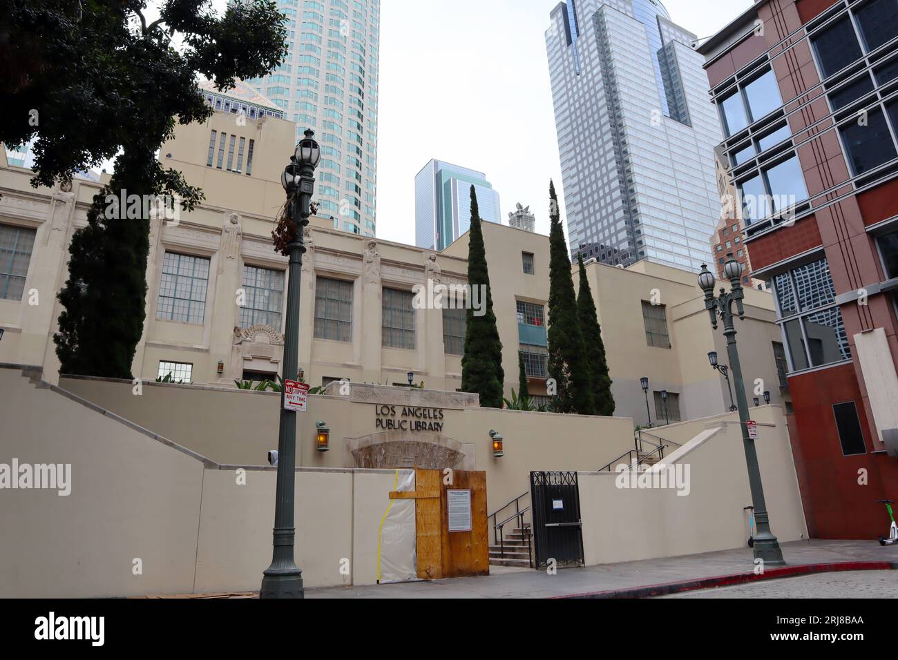 Los Angeles, California: view of LOS ANGELES Public Library - Central ...