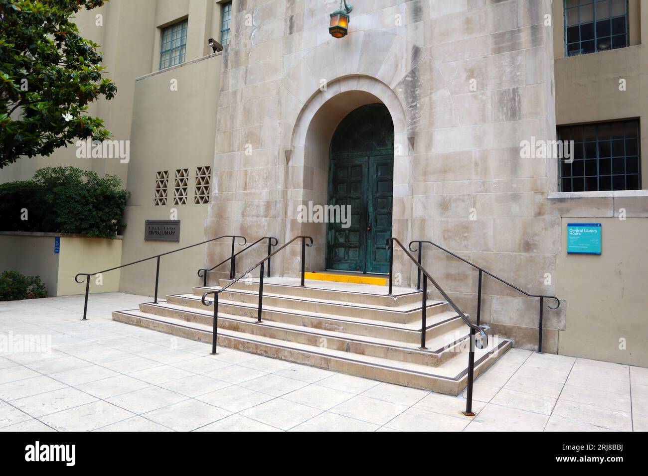Los Angeles, California: view of LOS ANGELES Public Library - Central ...