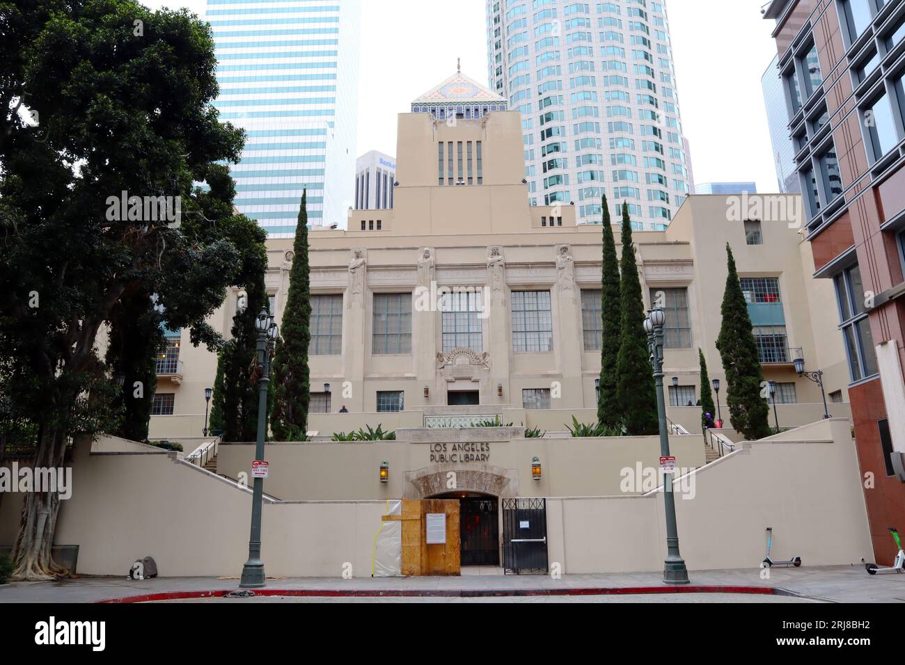 Los Angeles, California: view of LOS ANGELES Public Library - Central ...