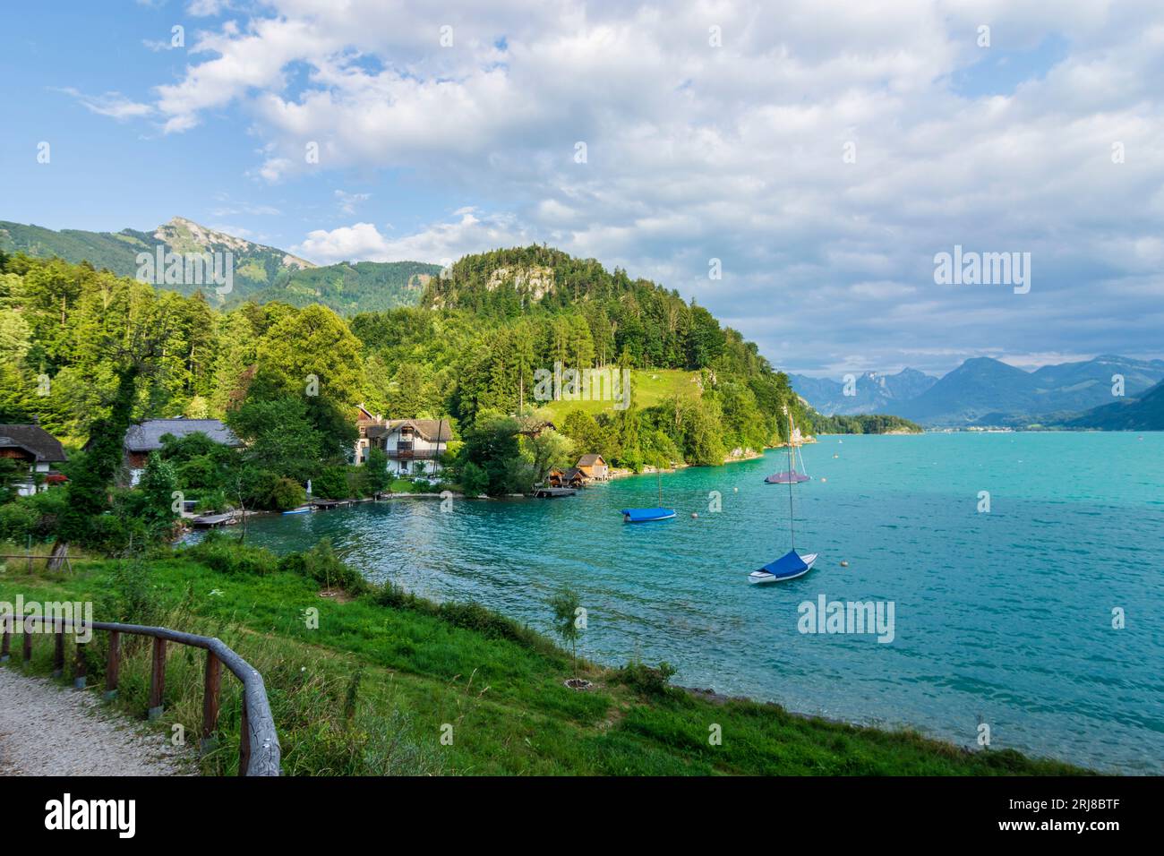 Sankt Gilgen: Wolfgangsee (Lake Wolfgang), villas at district ...