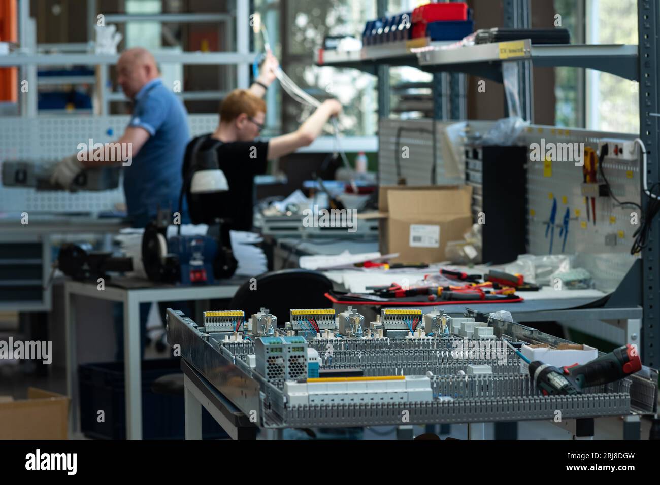 Electrical wires in office hi-res stock photography and images - Alamy