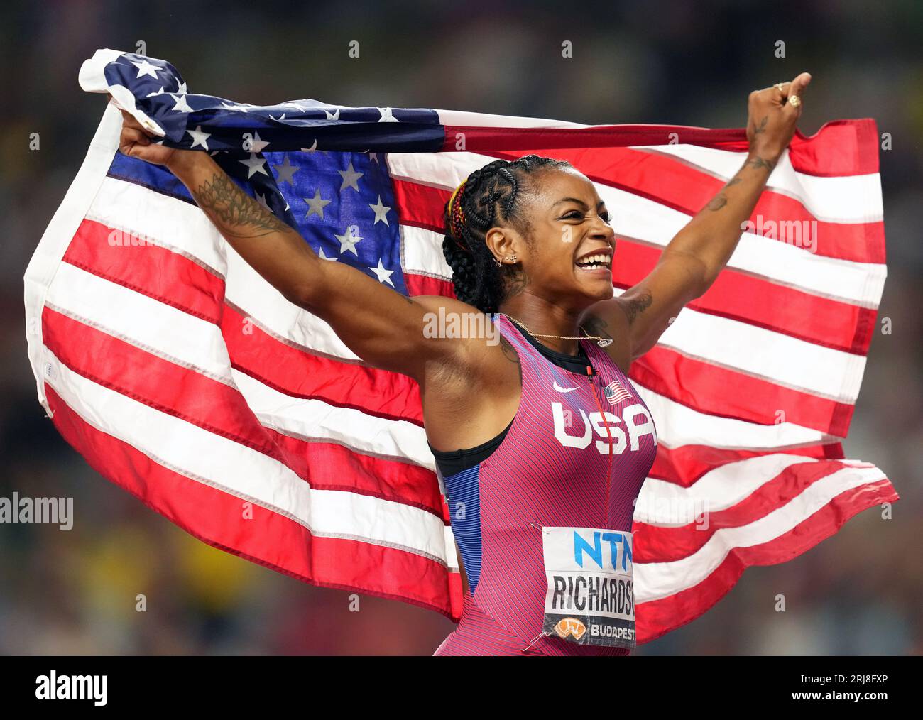 USA's Sha'Carri Richardson celebrates gold following the Women's 100m ...