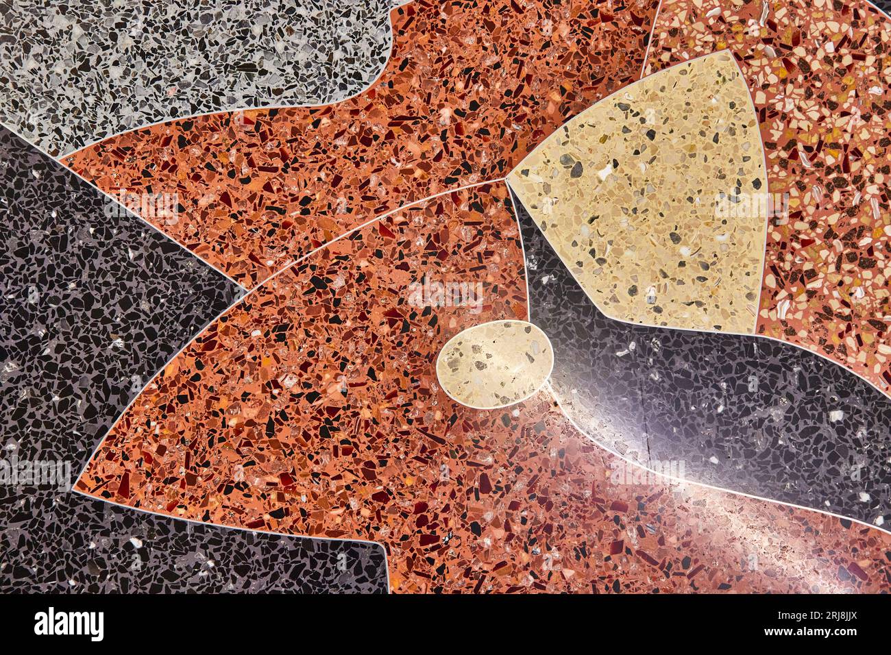 Abstract geometric red cardinal hi-res stock photography and images - Alamy