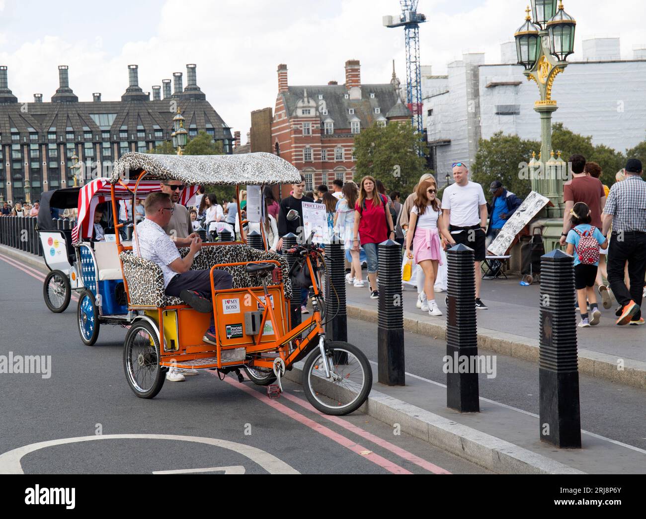 Rickshaw london hi-res stock photography and images - Alamy