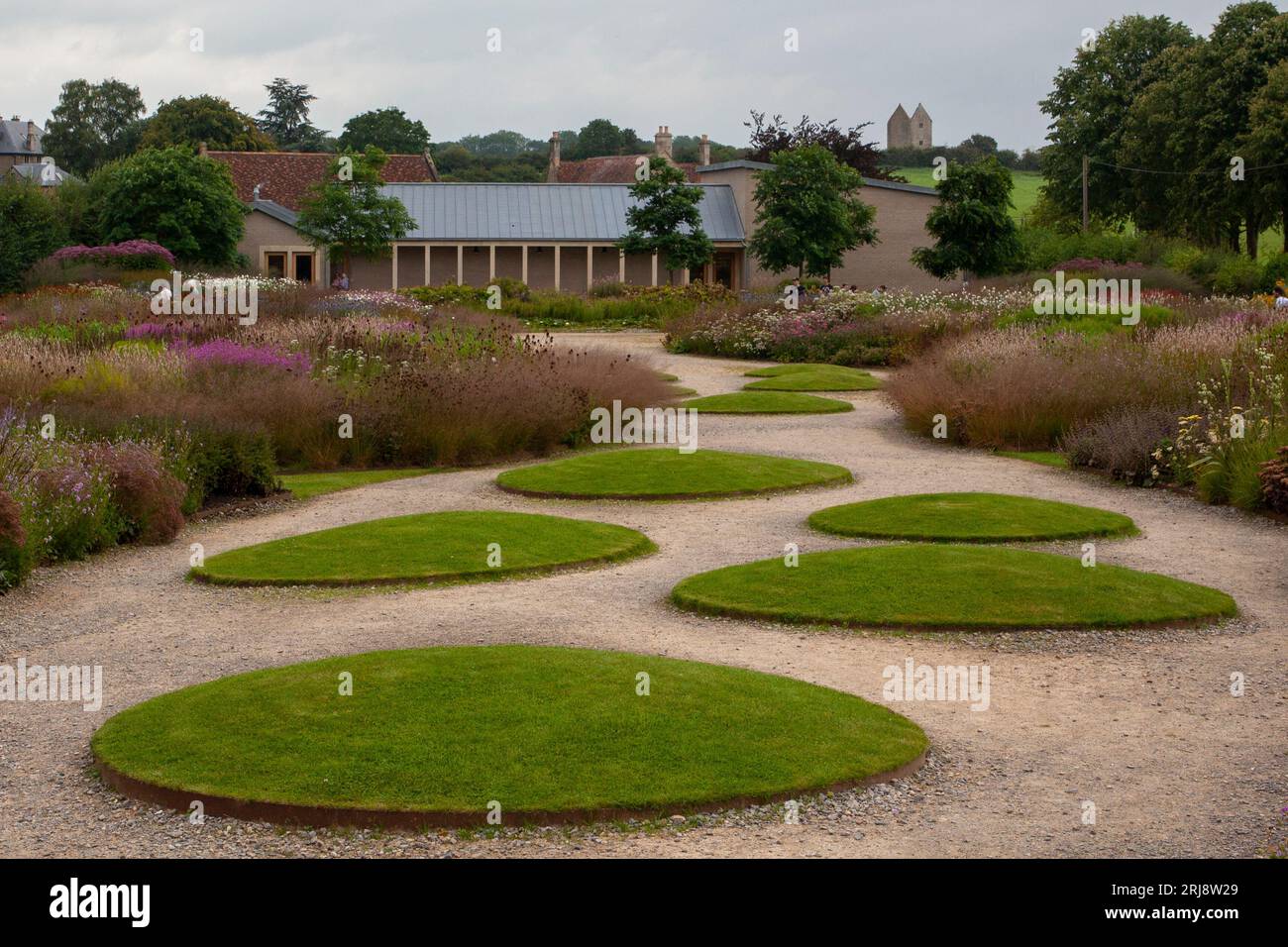 Oudolf Field and Hauser and Wirth Somerset Gallery, in Bruton Stock ...