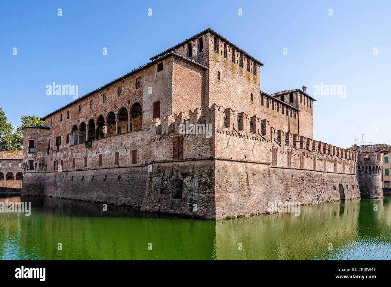 Italian 12th century castle hi-res stock photography and images - Alamy
