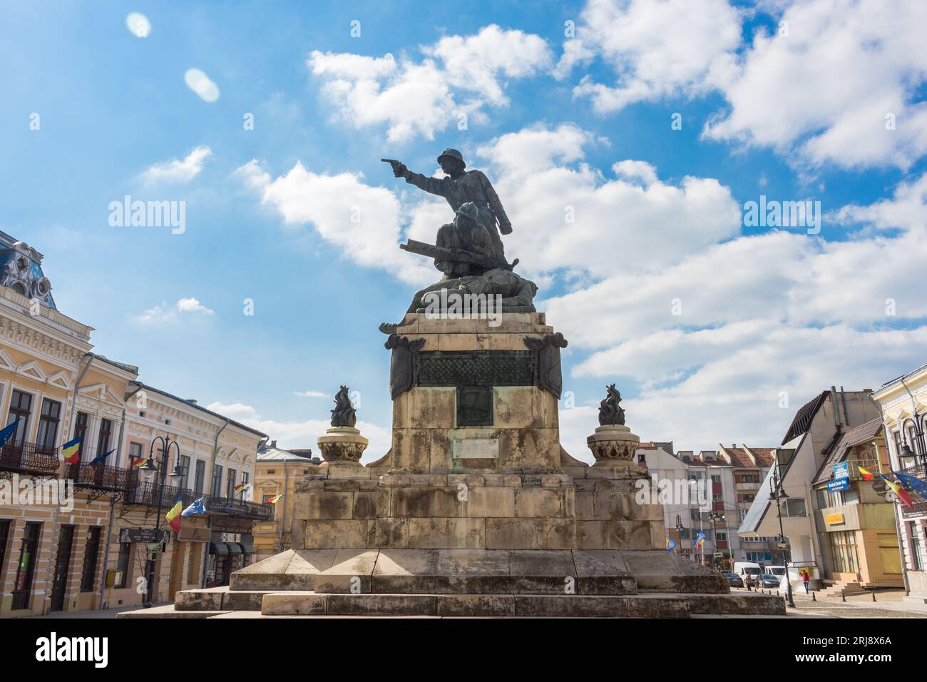 Concrete statue hi-res stock photography and images - Alamy