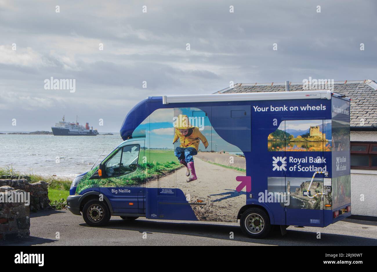 Mobile bank vehicle hi-res stock photography and images - Alamy