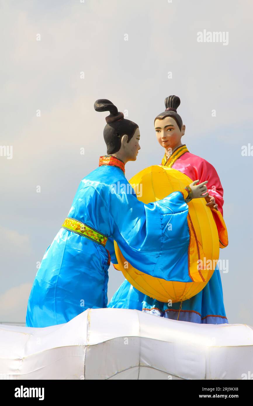 Character color sculpture in a public park, Chinese classical style ...