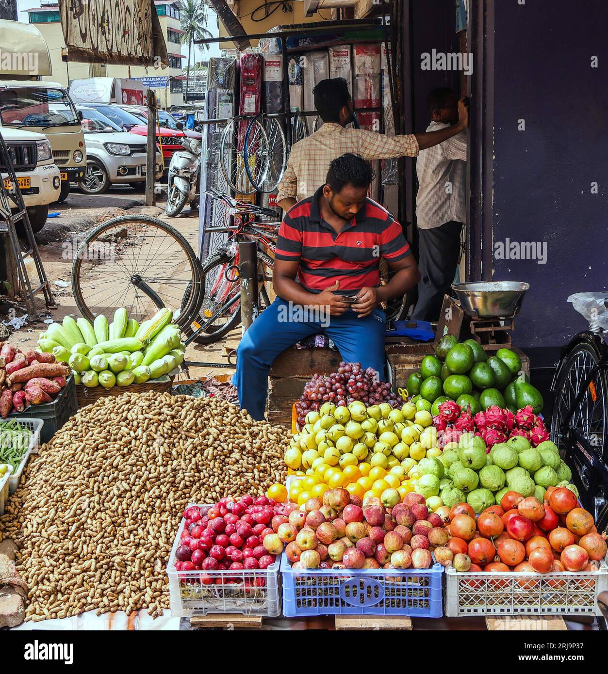 Aris market hi-res stock photography and images - Alamy