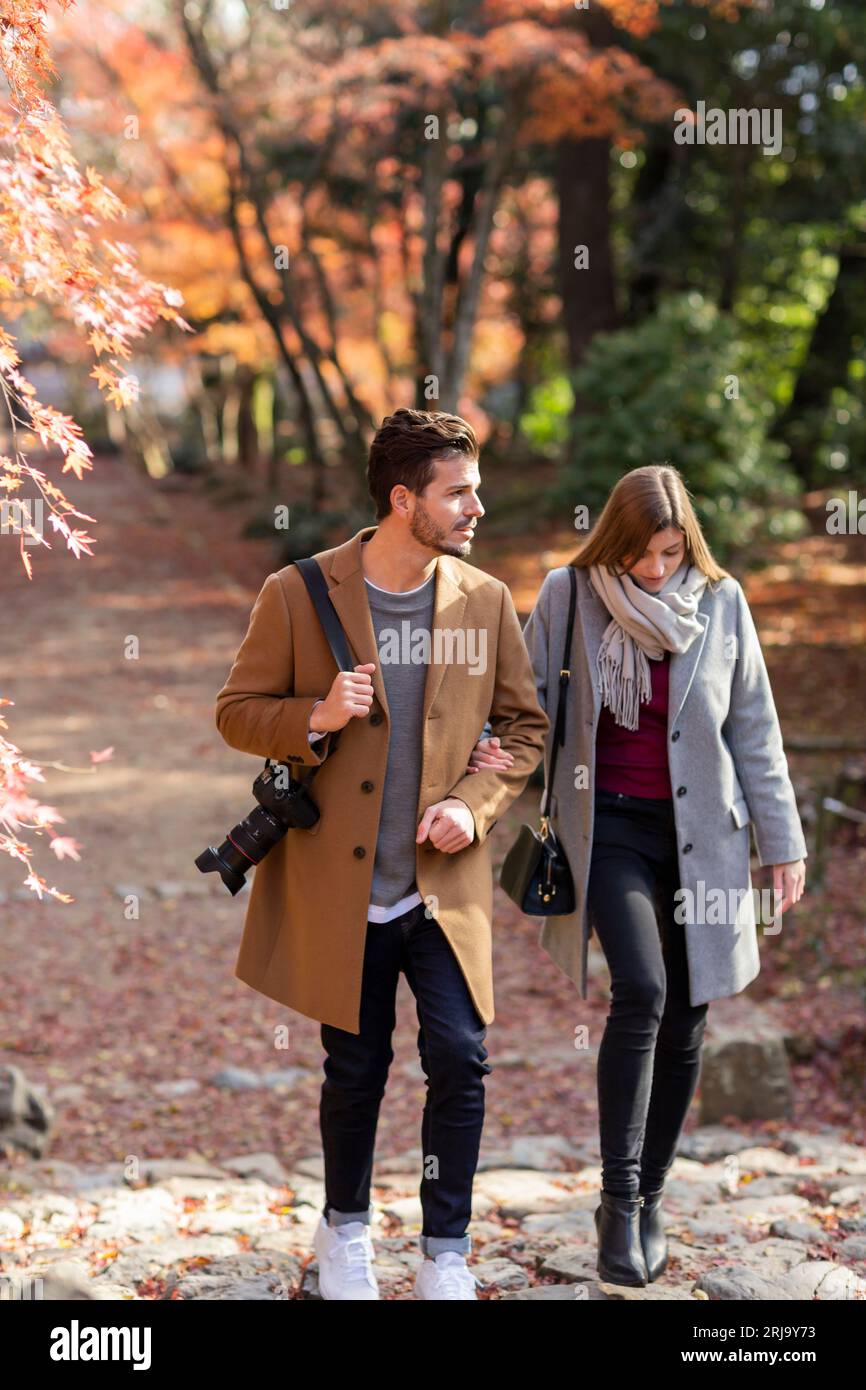 People walking along approach hi-res stock photography and images - Alamy