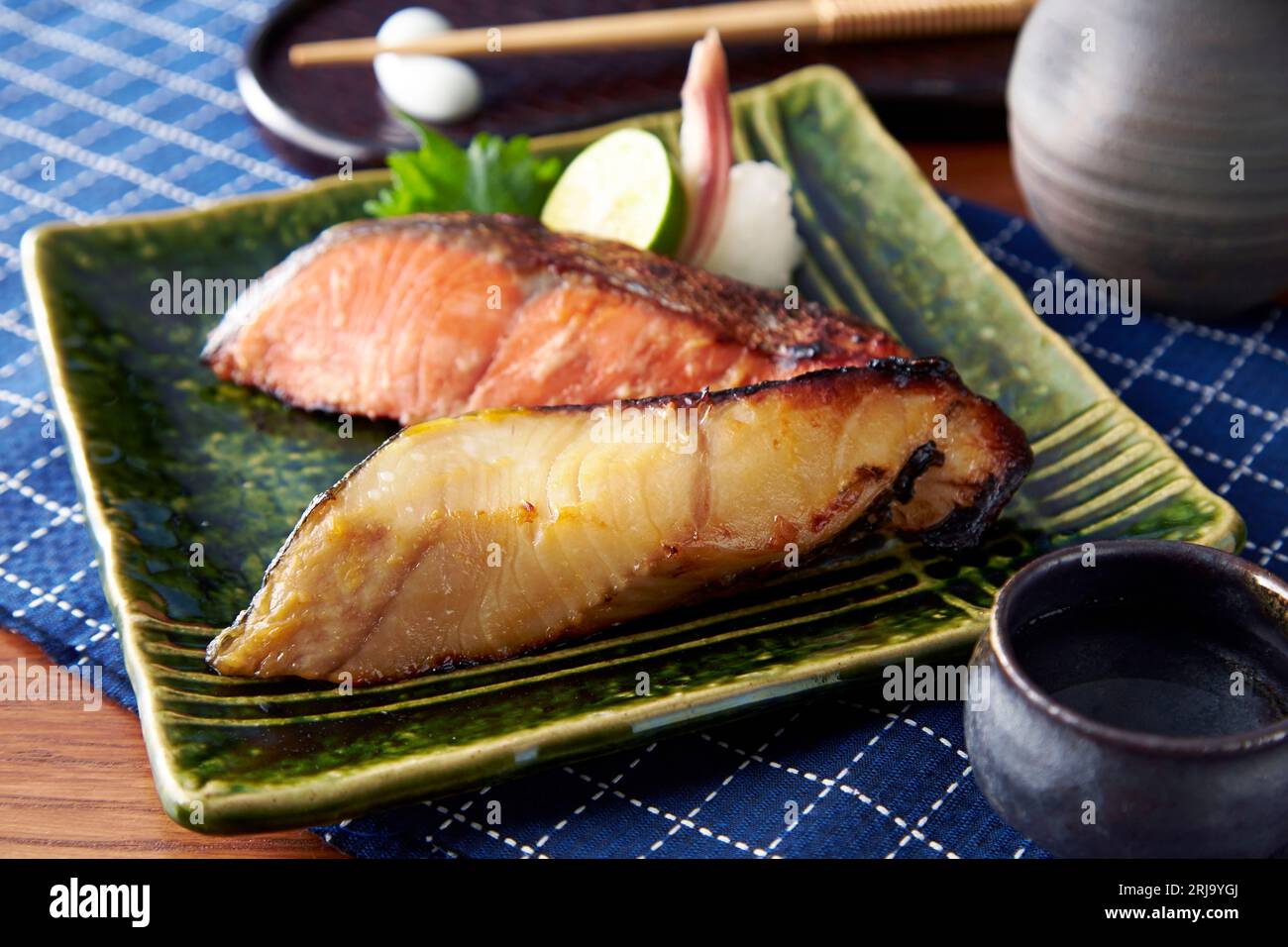 Grilled fish (silver cod and salmon Stock Photo - Alamy