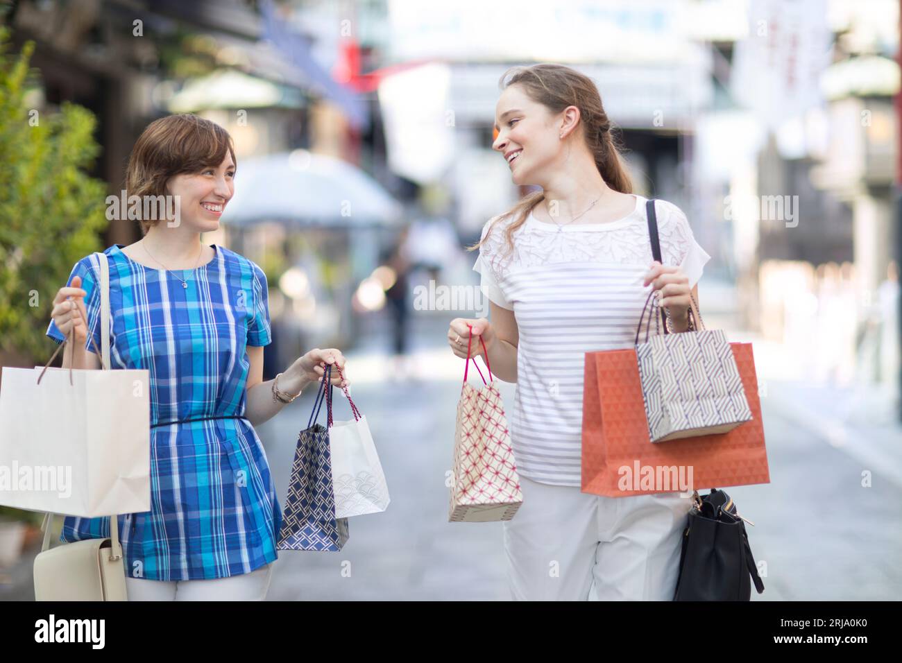 Foreign tourists beautiful hi-res stock photography and images - Alamy