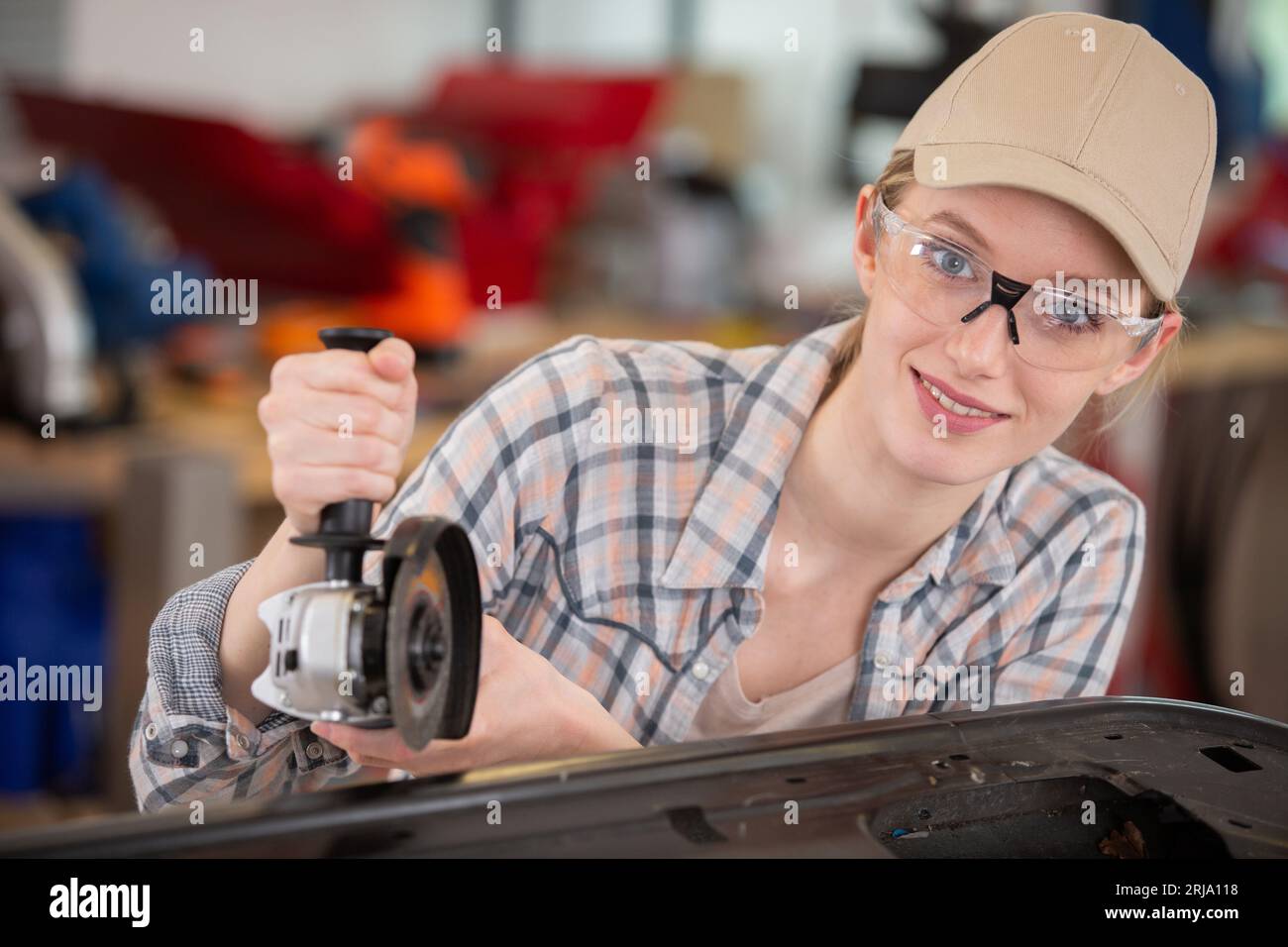 Customizing workshop hi-res stock photography and images - Alamy