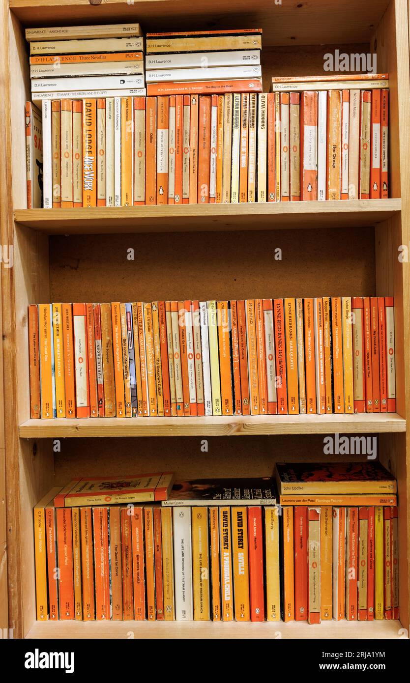Old penguin books hi-res stock photography and images - Alamy