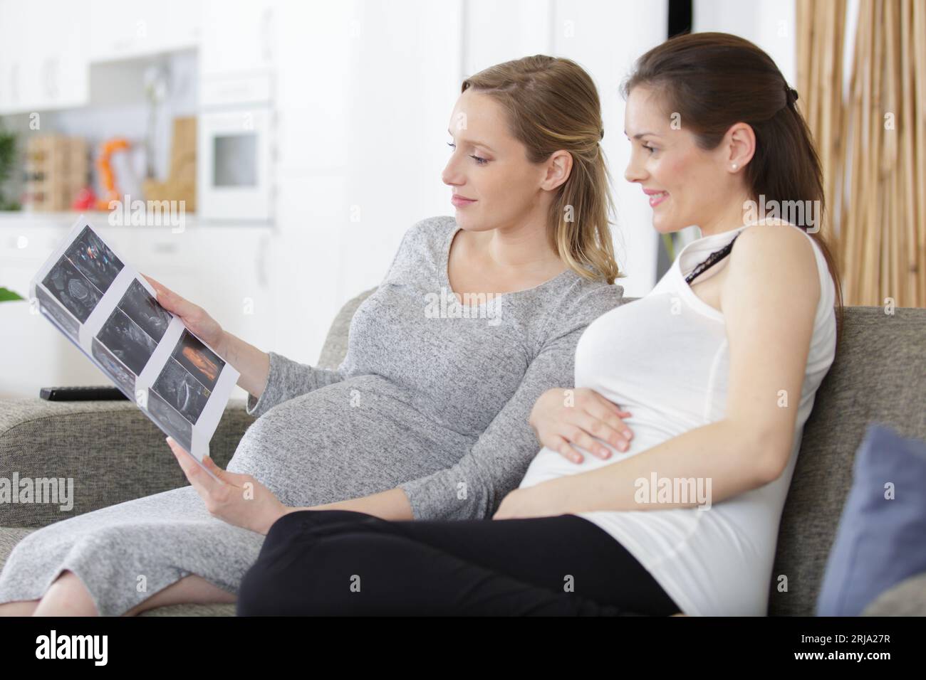 Pregnant friends ultrasound hi-res stock photography and images - Alamy