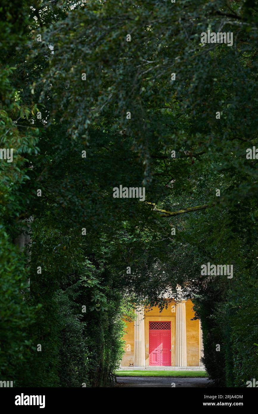 Observatory Building and Library, University of Cambridge, England ...