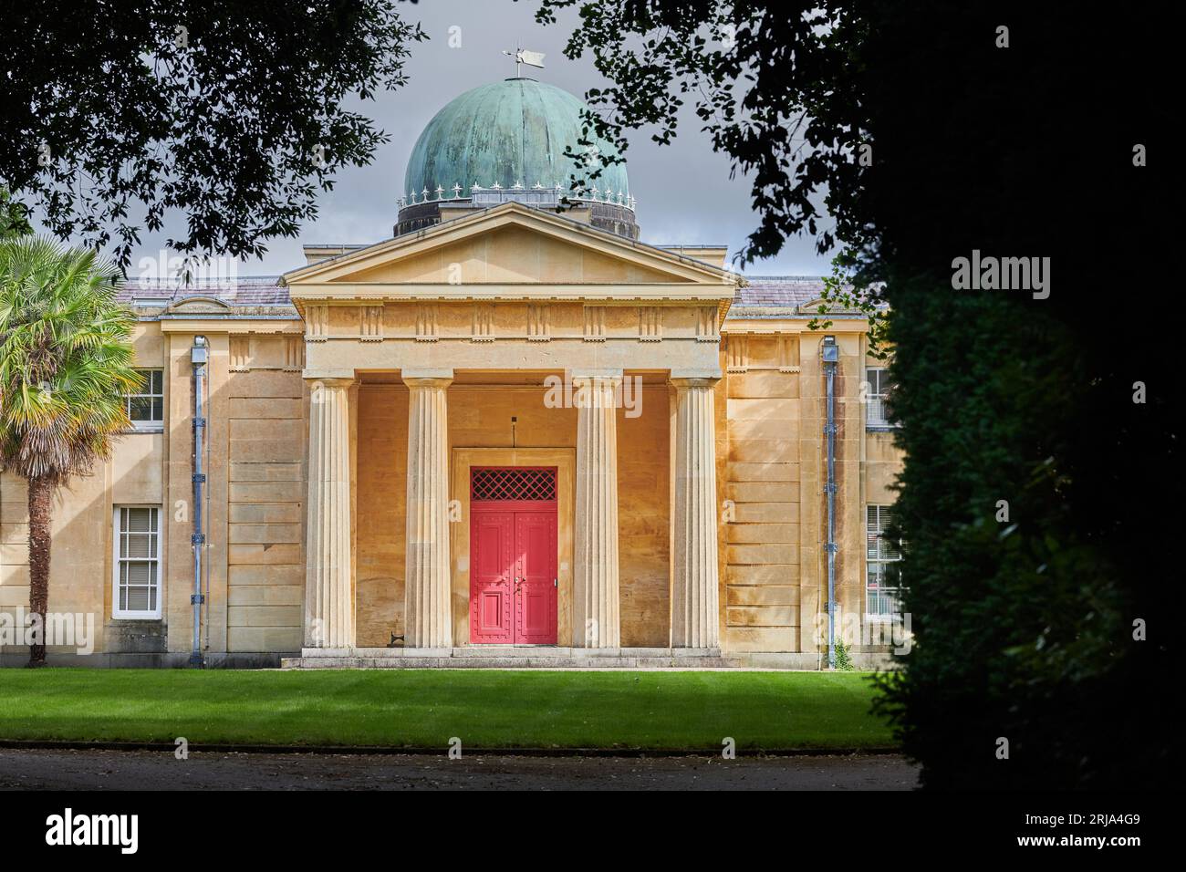 Observatory Building and Library, University of Cambridge, England ...